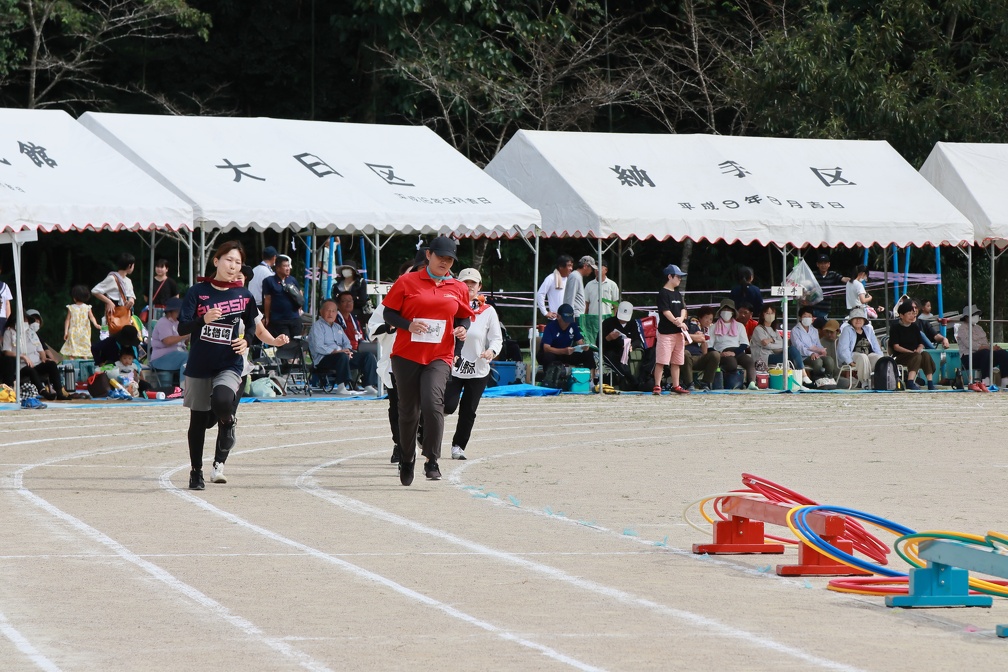 橘公民館 / R05年度（2023） / 20231001_橘町民体育大会 / 24_女子輪投げ | 橘町メディアギャラリー